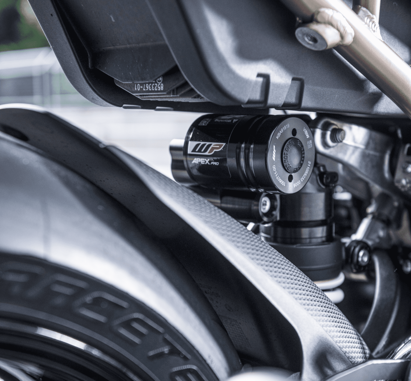 APEX PRO 7746 SHOCK - WP Suspension