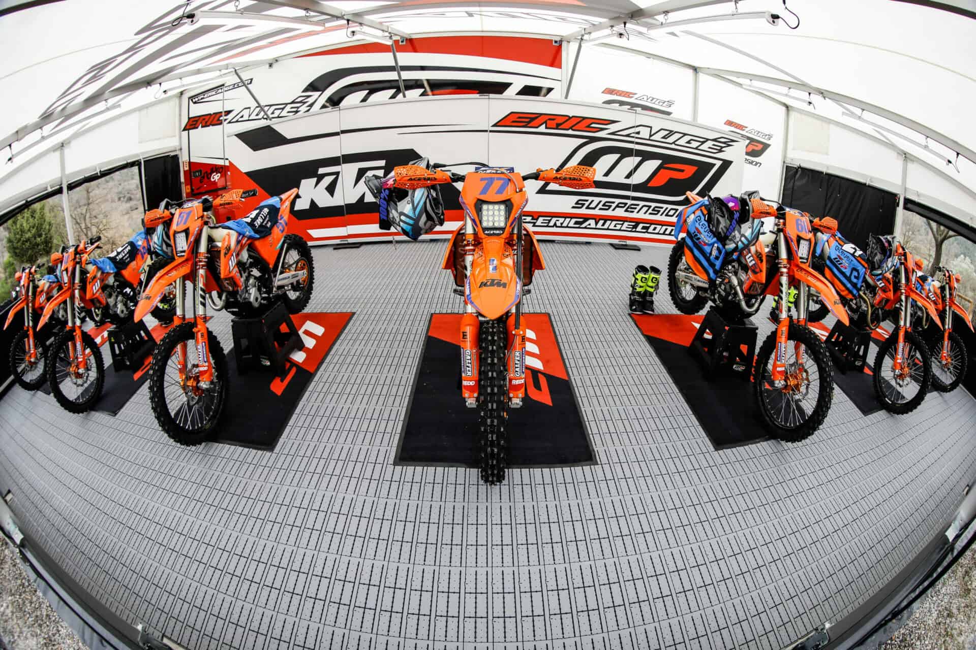 // WP SUSPENSION & ERIC AUGÉ Racing team - WP Suspension